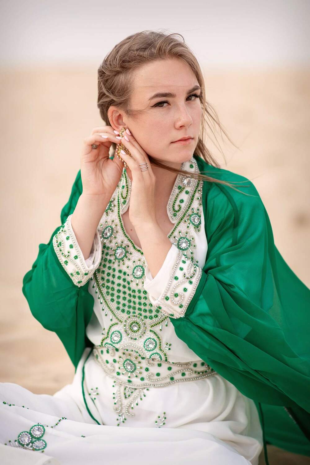 esert photoshoot in Dubai with traditional Arabic Dresses