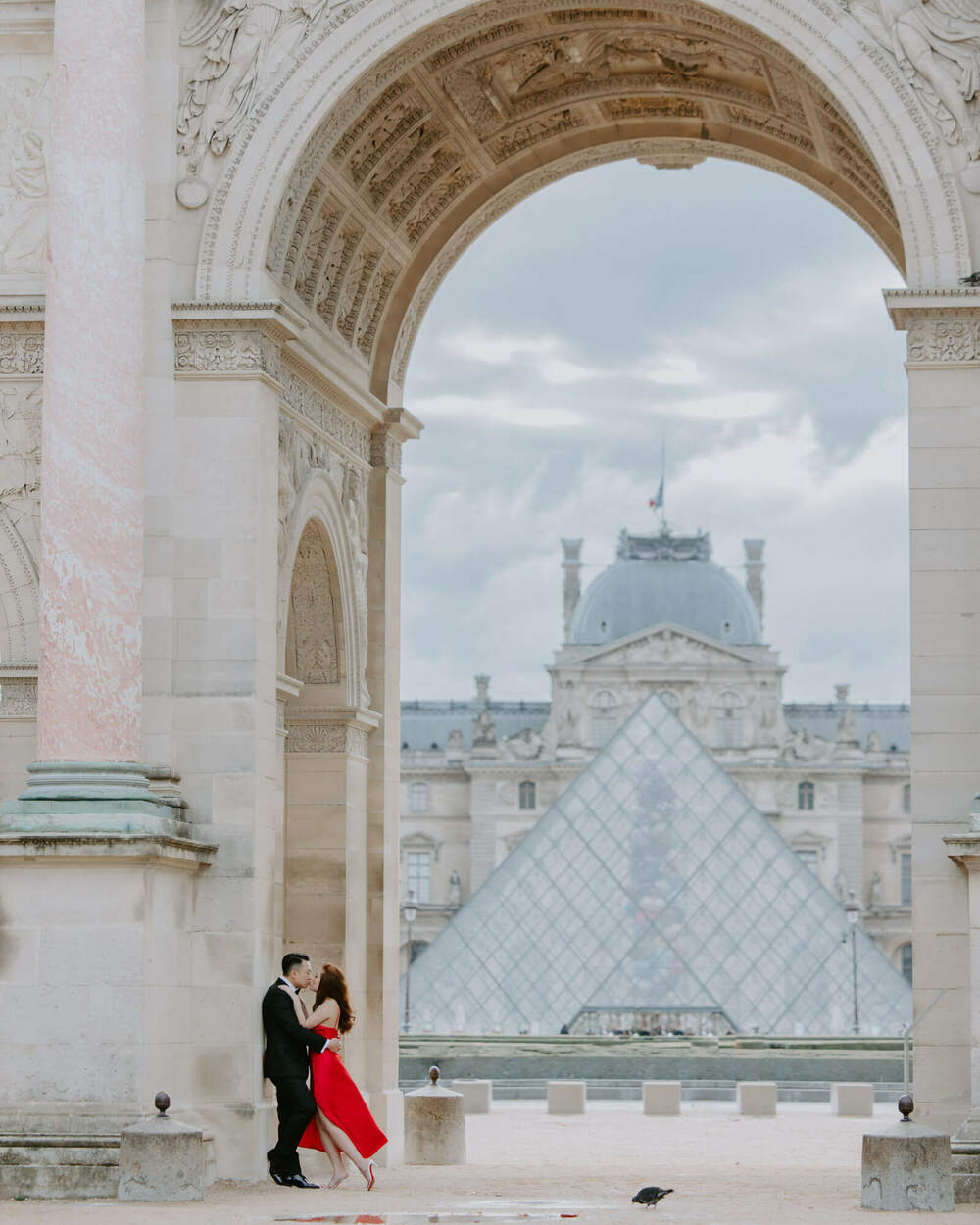 Photoshoot at the Louvre. Iconic views of Paris